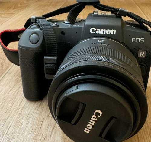 Фотоаппарат canon и объектив 35 мм