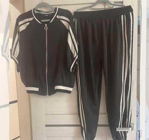 Продам женскую одежду