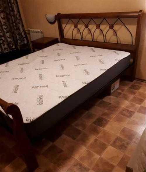 Кровать двухспальная без матраса бу 160х 200