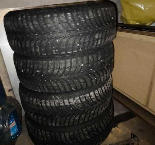 Goodyear UltraGrip Ice  195/65 R15 88