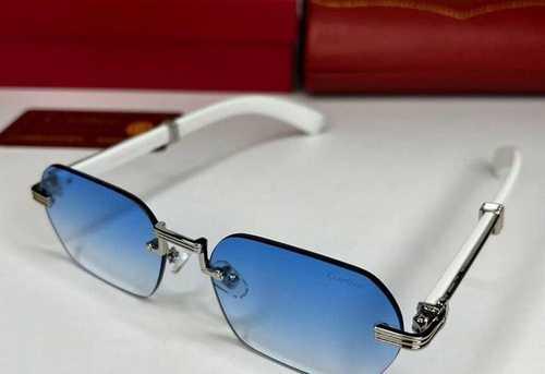 Солнцезащитные очки Cartier с футляром