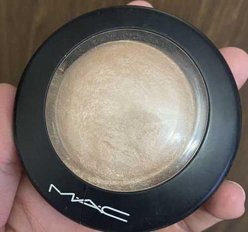 Хайлайтер MAC mineralize skinfinish soft gentle