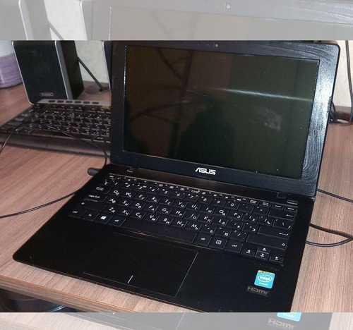 Нетбук asus x200m