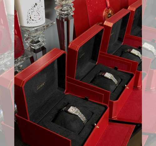 Часы Phanthere de Cartier Diamonds small