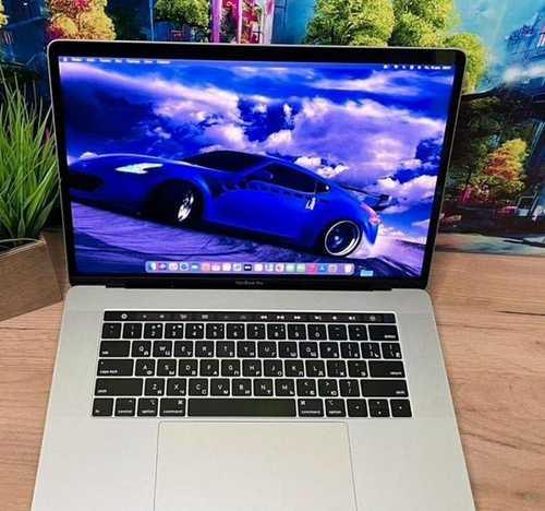 Macbook pro 15 2019 i7 16 512 gb Классный