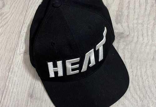 Бейсболка mitchell ness Miami Heat