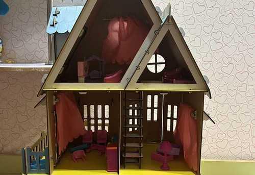 Большой кукольный домик с мебелью