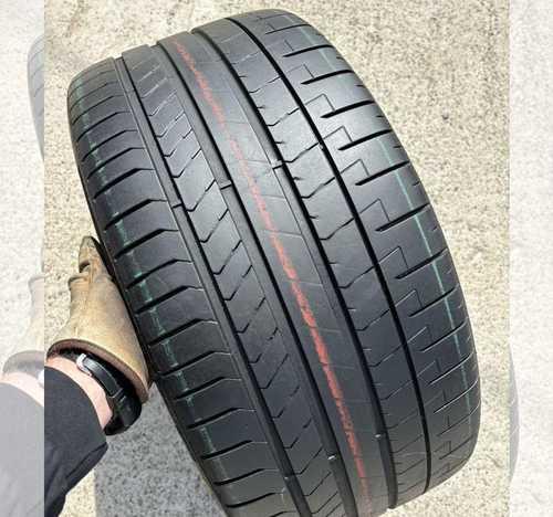 Pirelli P Zero PZ4 285/35 R20