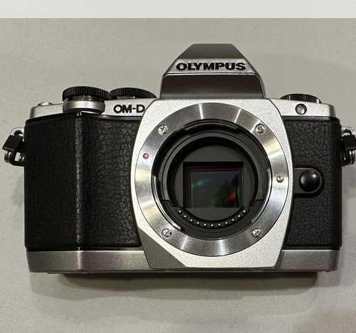 Фотоаппарат Olympus OM-D E-M10 Body