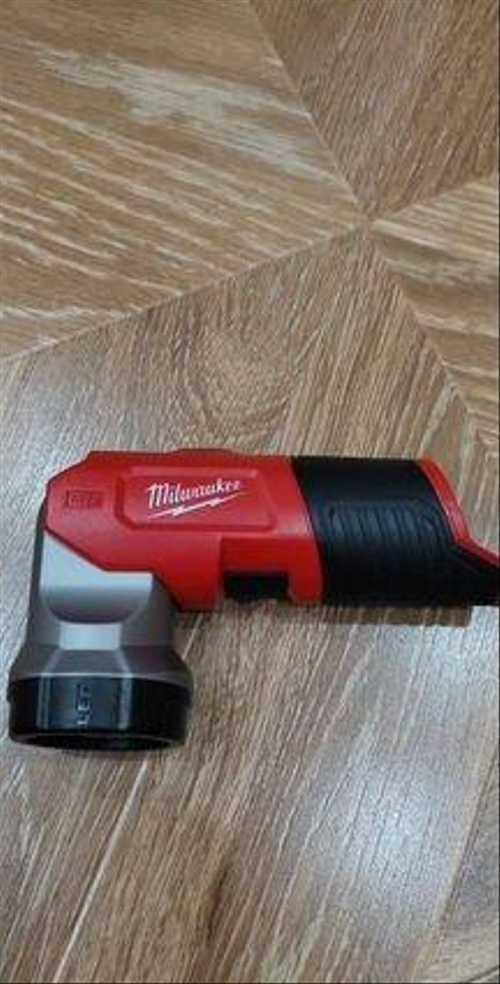 Milwaukee M12 фонарик светодиодный