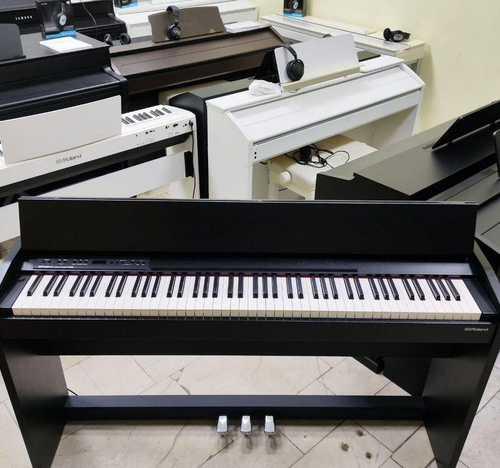 Roland F140 Цифровое пианино