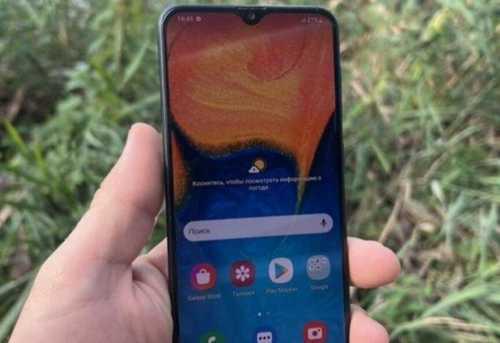 Samsung Galaxy A20, 3/32 ГБ
