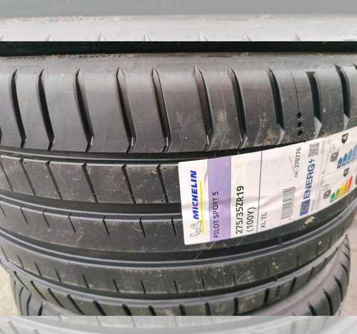 Michelin Pilot Sport 5 275/35 R19 100Y