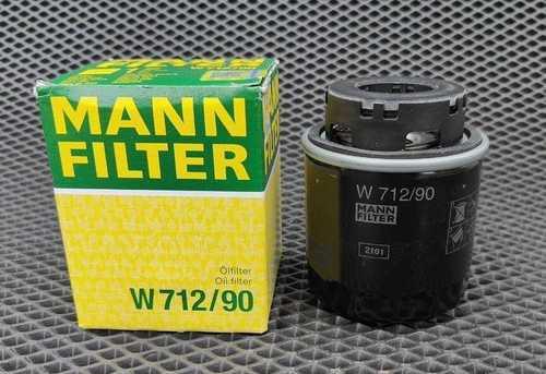 Фильтр масляный двигателя Mann W712/90