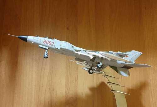 Модель самолета J-8, М 1:72, из металла