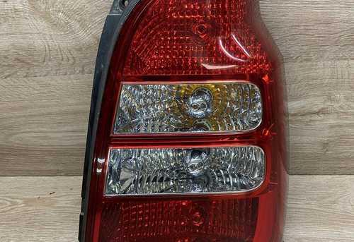Фонарь правый Hyundai Terracan рестайлинг 111690