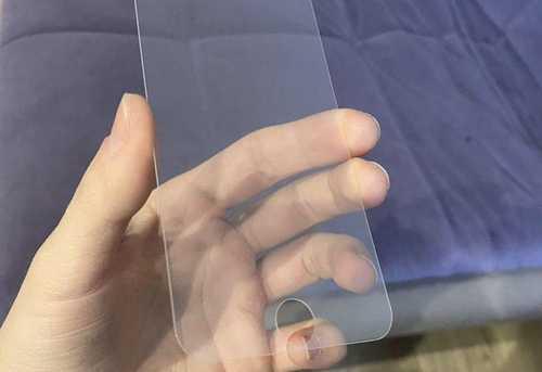 Защитное стекло на iPhone 8