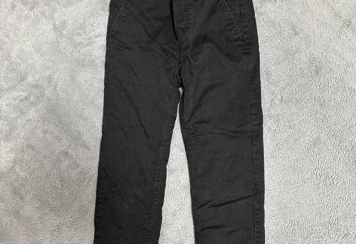Темлые брюки для мальчика 146р, черные