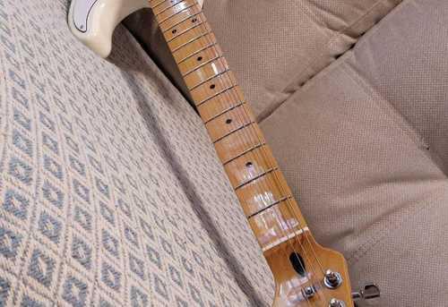 Реплика fender Stratocaster
