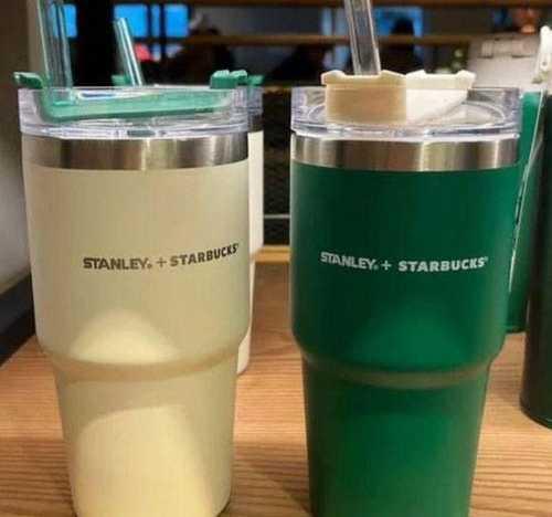 Термокружки Stanley x Starbucks в стиле Starbucks