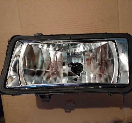 Корпус фары Audi 80 b3