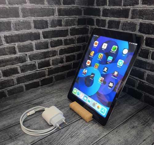iPad Air 32'GB (АКБ-89) в отл.сост