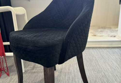 Черный велюровый стул-кресло