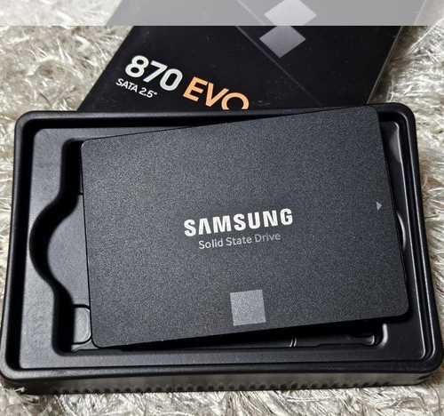 SSD Samsung 870 EVO 500GB (Наработка 63ч)