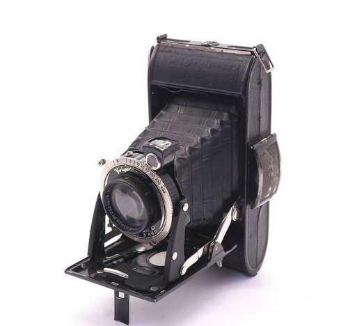 Voigtlander Bessa + Voigtar 3.5/105mm Compur Rapid
