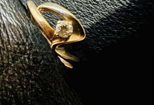 Золотое кольцо с брилиантом 585