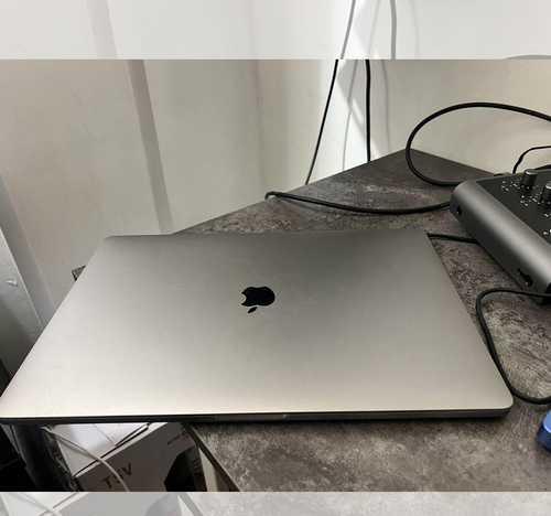 Apple macbook pro 2019 i7 512