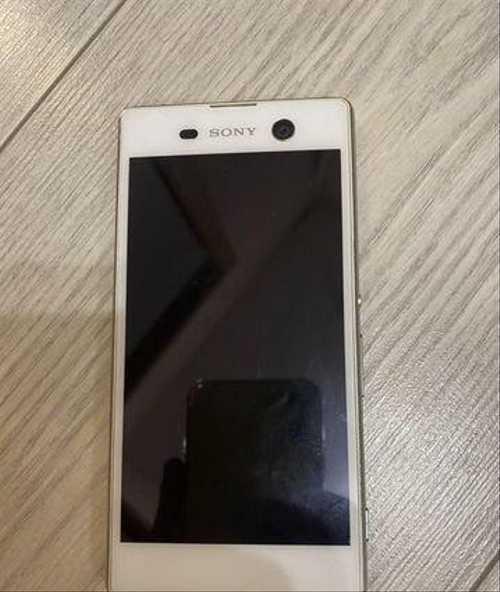 Телефон Sony Xperia m5