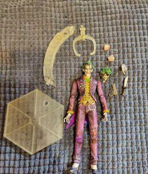 Play arts Kai Joker (Arkham city)
