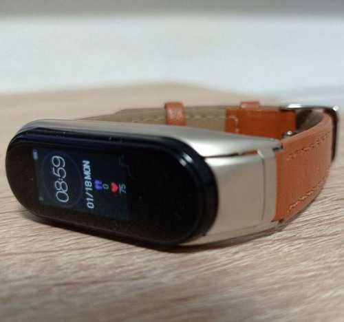 Фитнес браслет xiaomi mi band 4