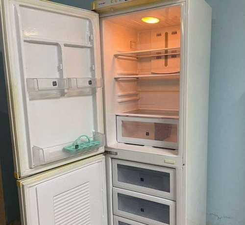 Холодильник Samsung (Full NoFrost)