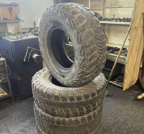 Goodyear Wrangler MT/R Kevlar 285/75 R16