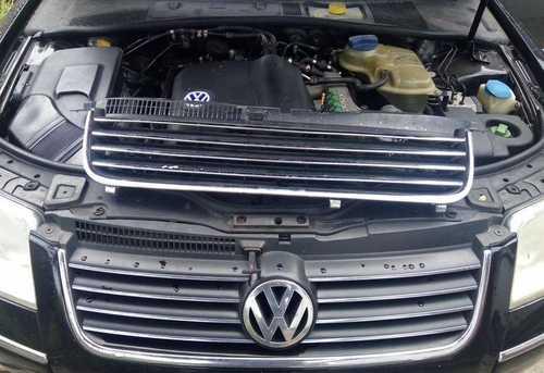 VW Passat B5+ 3BG Решетка радиатора без значка хр