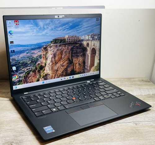 Lenovo ThinkPad X1 Carbon Gen 10 i7-12th Gen