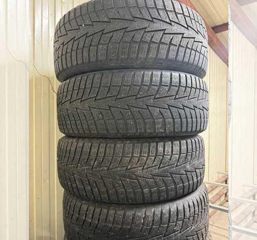 Hankook Winter I'Cept IZ2 235/35 R19 101T