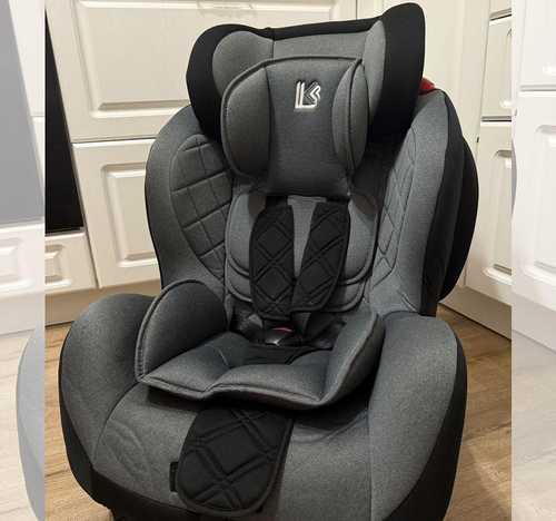 Автокресло BQ детское 9-18 кг isofix   на штатный
