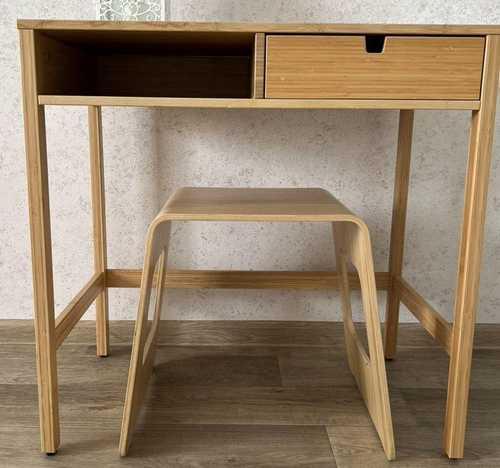 Туалетный столик IKEA и табурет IKEA