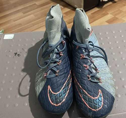 Футбольные бутсы nike hypervenom