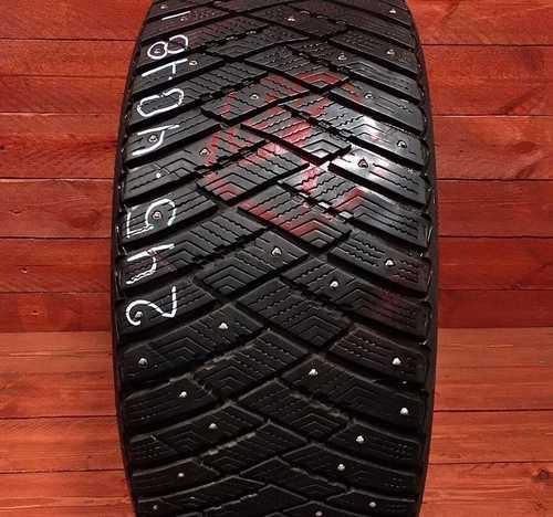 Goodyear Ultragrip Ice Arctic 245/40 R18