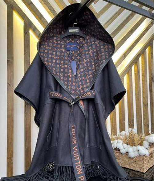 Кейп Louis Vuitton