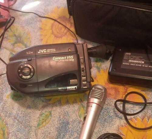 Видеокамера JVC GR-AX46