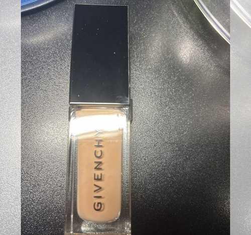 Тональный крем givenchy