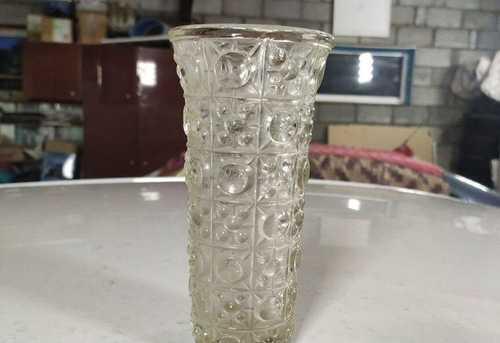 Стеклянная ваза