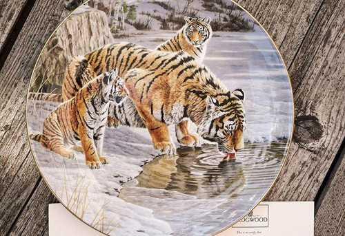 Wedgwood тарелка с сибирскими тиграми, Англия