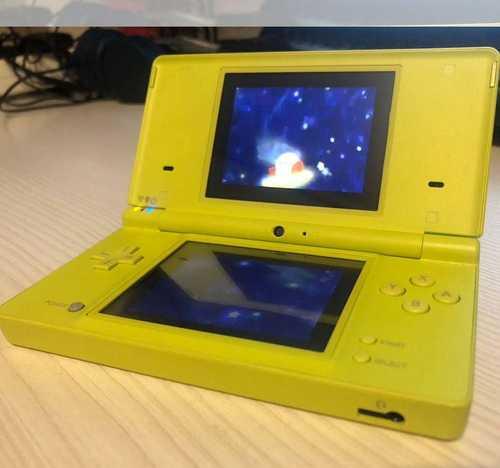 Nintendo DSI, лаймовая, в идеальном состоянии