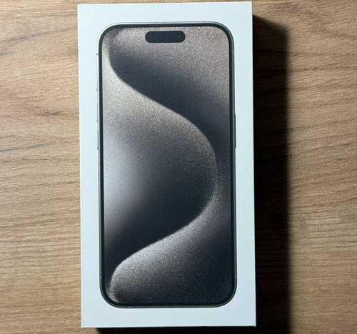 Коробка и комплект от iPhone 15pro